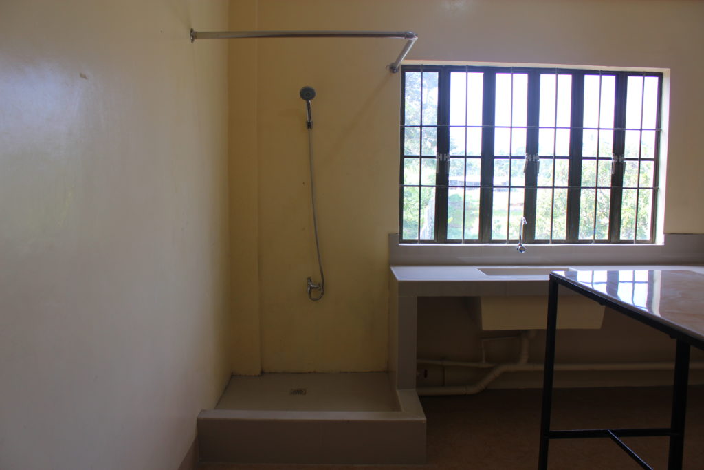 Science Lab Shower - Academia de Lipa